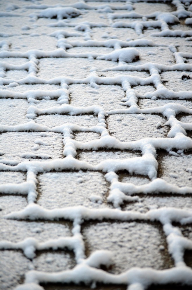 NH Photography: Morning Snow on Patio Stones – Naturalis Historia
